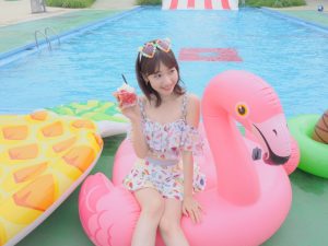 AKB48・柏木由紀、千葉恵里撮影のオフショットで見事な生脚大胆披露！ | WWSチャンネル