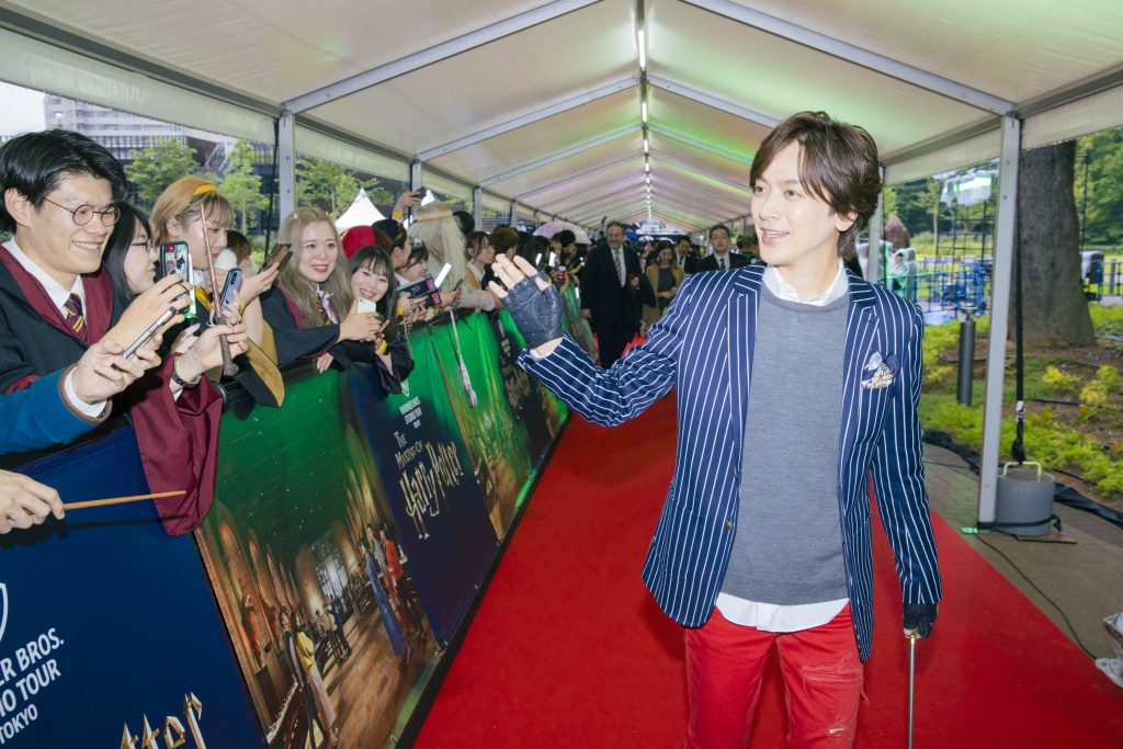 DAIGO、杖を持ちながら渾身のウィッシュ！「ハリー・ポッター」スタジオツアー東京のレッドカーペットイベントに登場 | WWSチャンネル